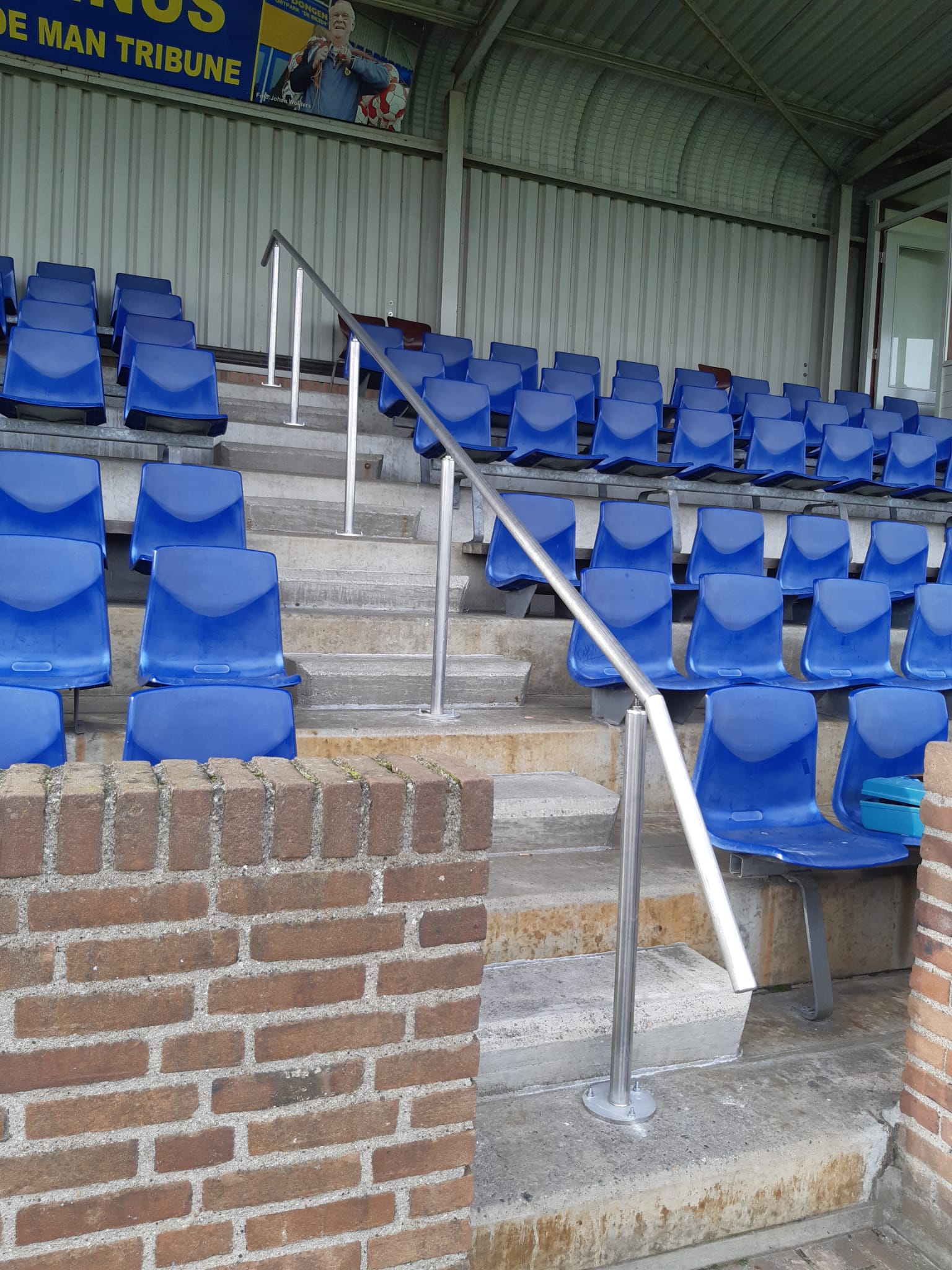 VV Dongen tribune toegankelijker en veiliger | VV Dongen